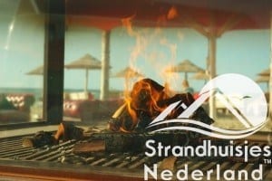 Gezellig vuurtje bij Paal 14 - STRANDHUISJE.NL
